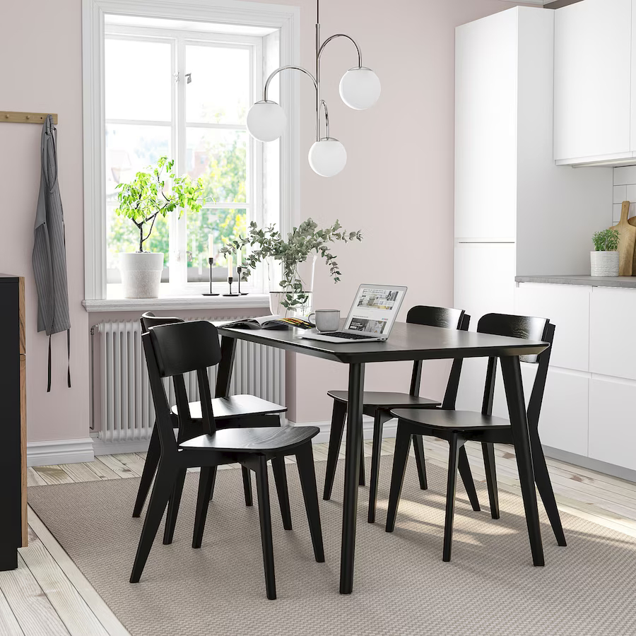 Lisabo table and chairs store